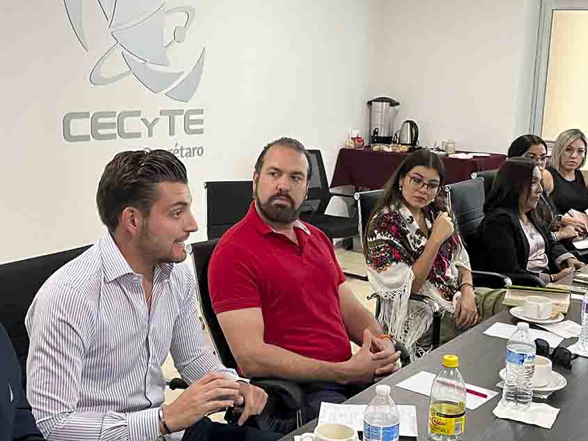 Apuesta CECyTEQ por la vinculación