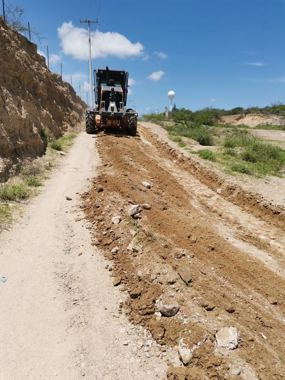 Rehabilitan camino del Granjeno para fortalecer infraestructura