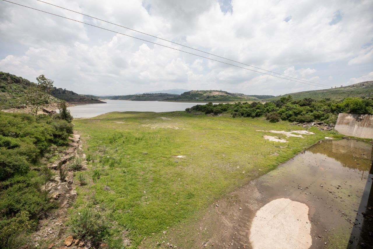 Autoridades de San Juan del Río recorren presa de San Ildefonso